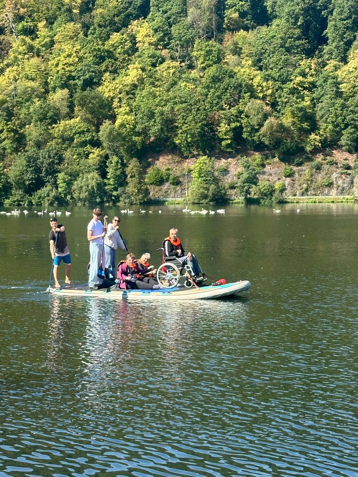 Caritas ermöglicht Menschen mit Handicap unvergessliches SUP-Erlebnis | Caritas Hagen